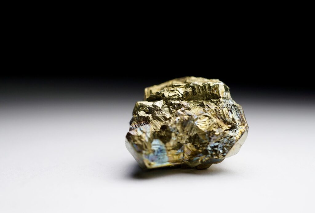 Pyrite Crystal Meaning, Benefits & Uses – Stone of Confidence, Wealth ...